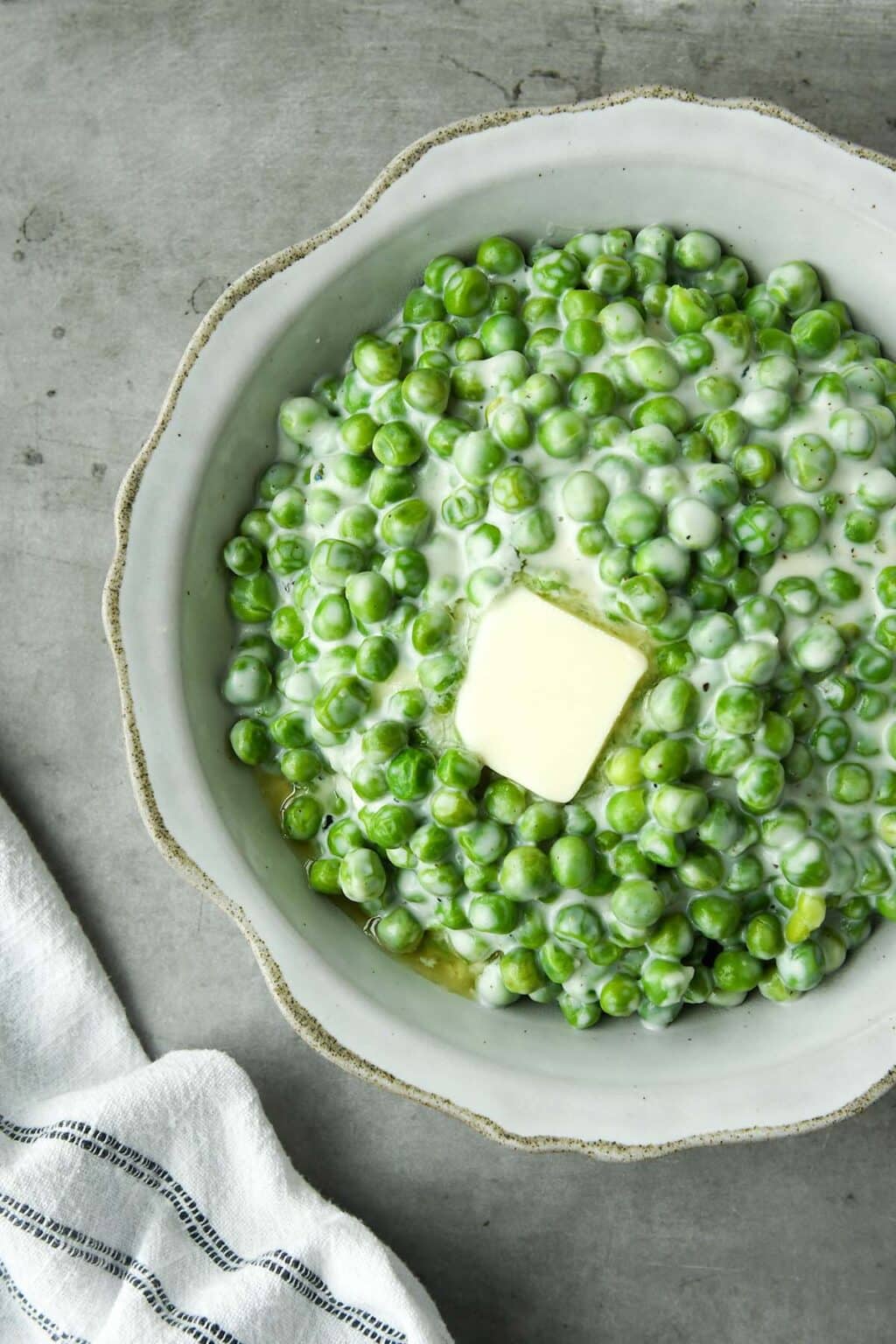 Easy Creamed Peas Recipe (15 minute side dish) - Home Cooked Harvest